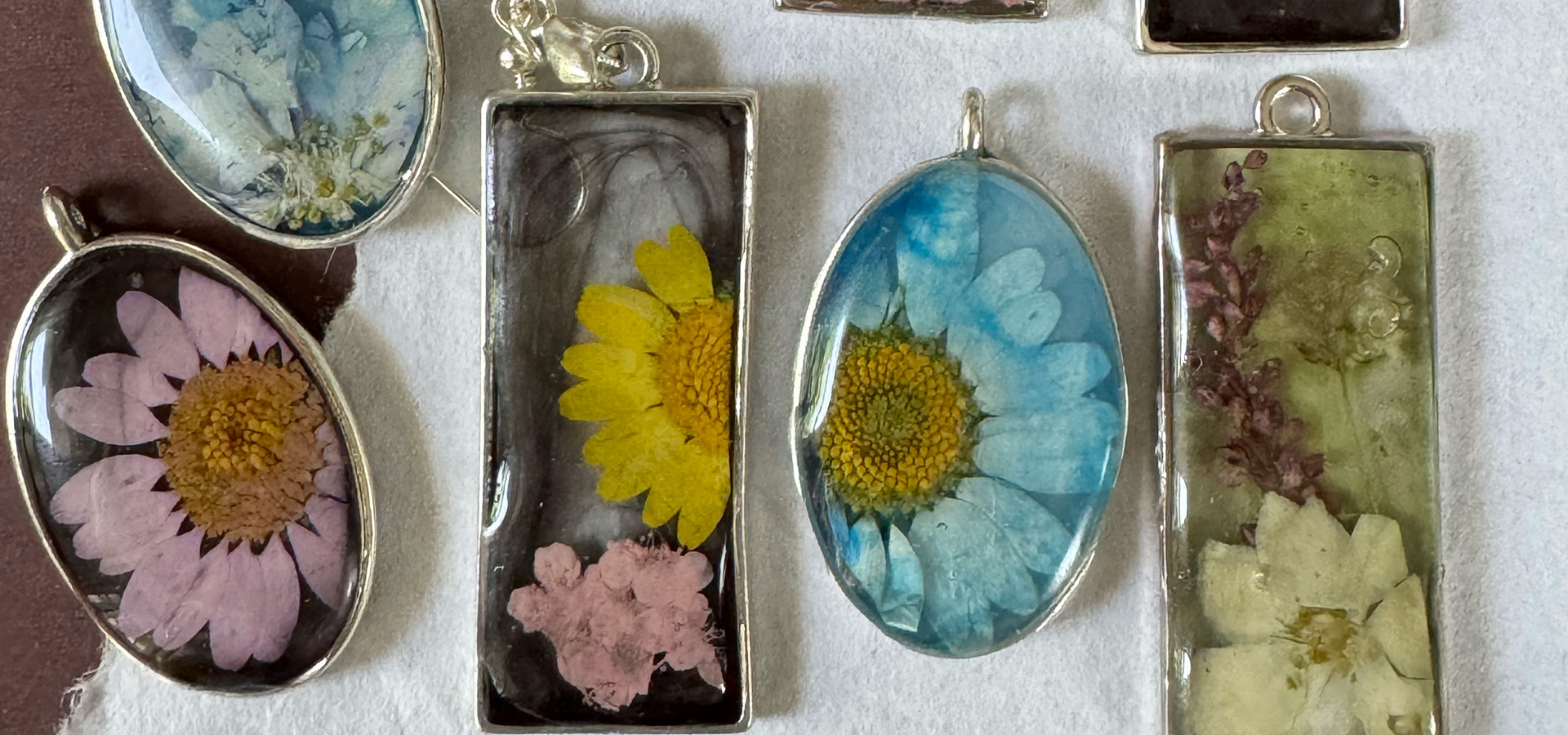 Resin Jewelry Workshop with Pressed Botanicals | The Morton Arboretum